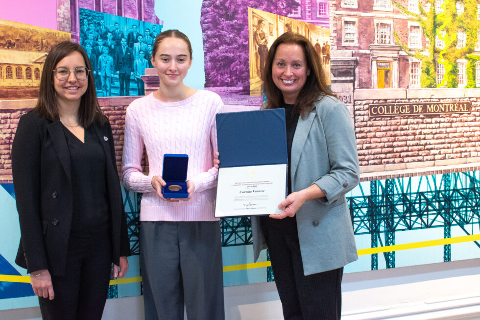 Caterine Vanasse reçoit la médaille académique de la gouverneure ...